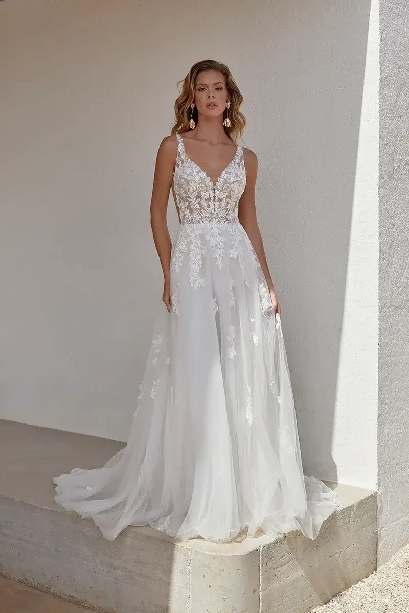 Clean & Modern Wedding Dresses vs. Romantic Lace Styles